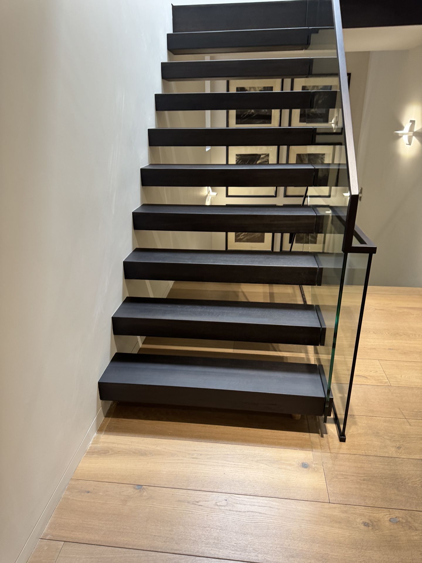 Elevate Your Space with Stunning Floating Staircases: A Modern Touch ...